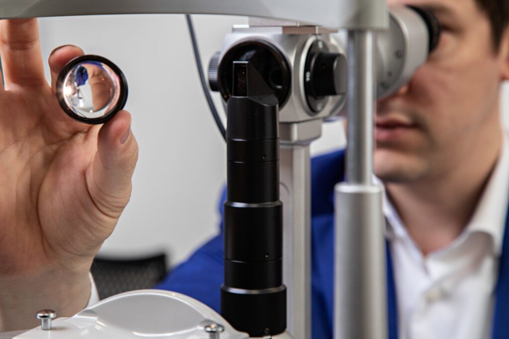 Eye Care Services Brookfield - Eye Surgery Manomany Falls